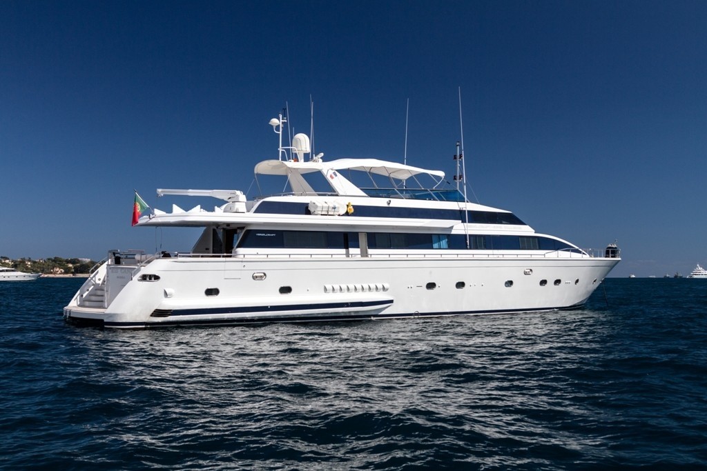 Yacht MISS CANDY, VERSILCRAFT | CHARTERWORLD Luxury Superyacht Charters